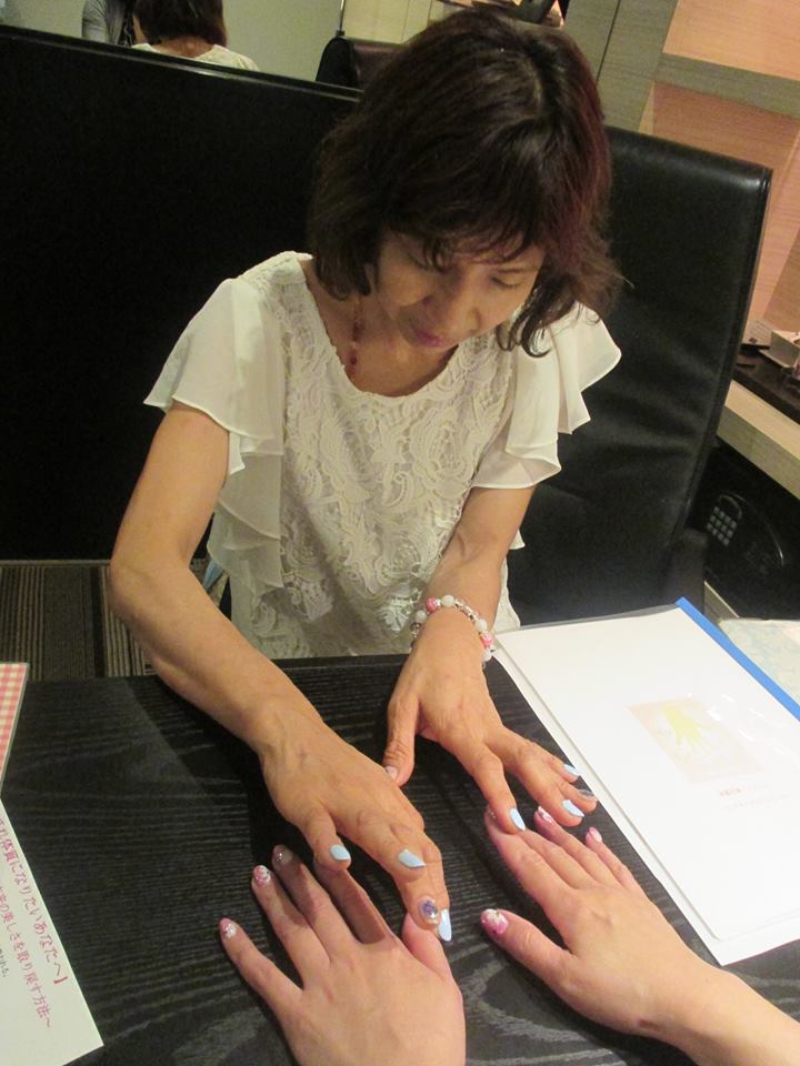 愛し愛されブログ » Blog Archive » 【女性本来の働きを取り戻す愛されマッサージ】